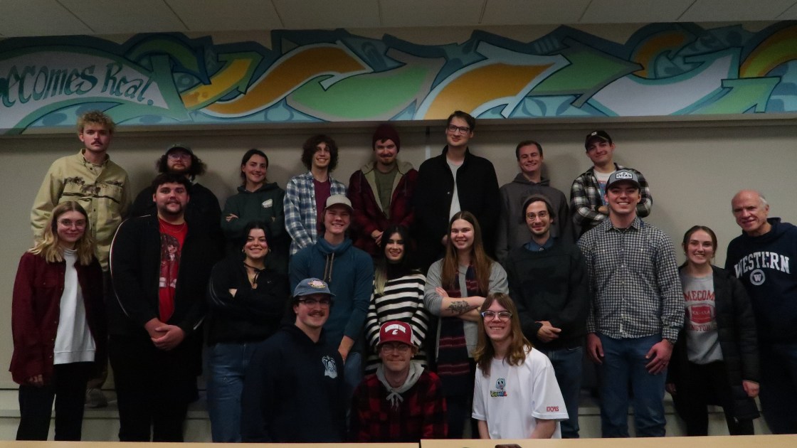 Roster – KZUU 90.7 FM