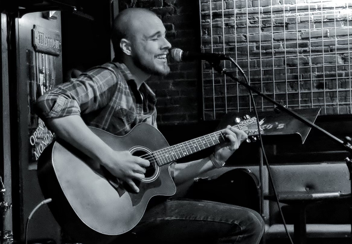 Jacob Wade: Pullman’s own country singer – KZUU 90.7 FM